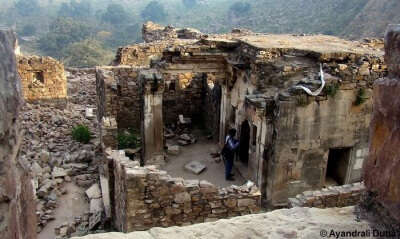The Cursed Ghosts Of Bhangarh Fort – The Most Haunted Place In India ...