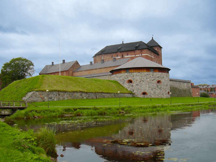 9 Castles In Finland For All Die-Hard History Buffs